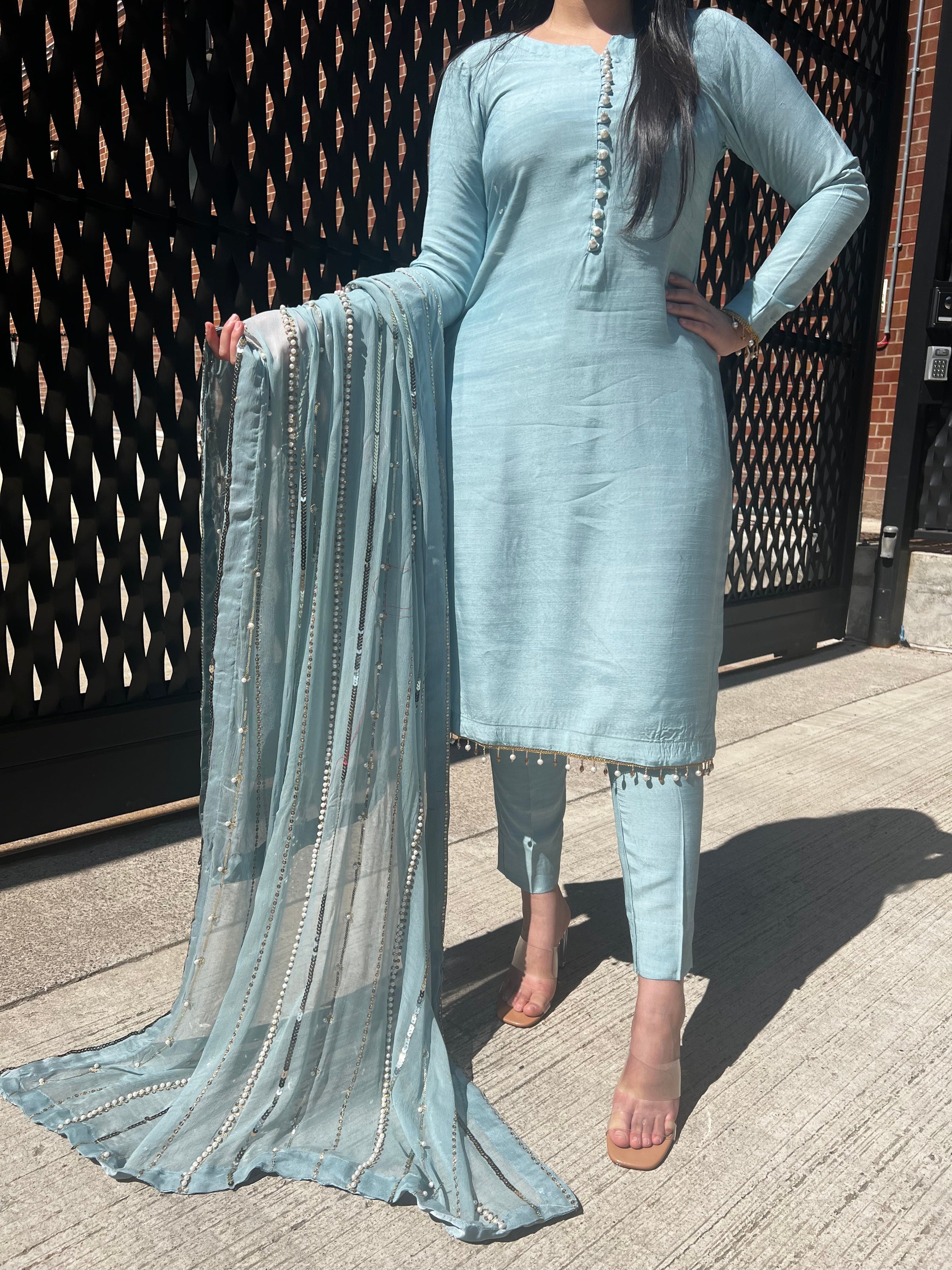 HAVA OUTFIT PRE ORDER (4-6 WEEKS ) – PAKISTANI-OUTFITS-ONLINE